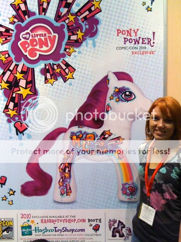 Comic Con 2010 MLP (Large Pics from Convention) | My Little Pony ...